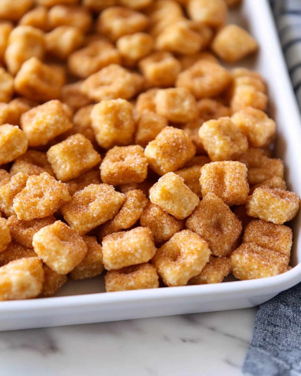 Salted Caramel Cracker Bites Recipe - YummyHere