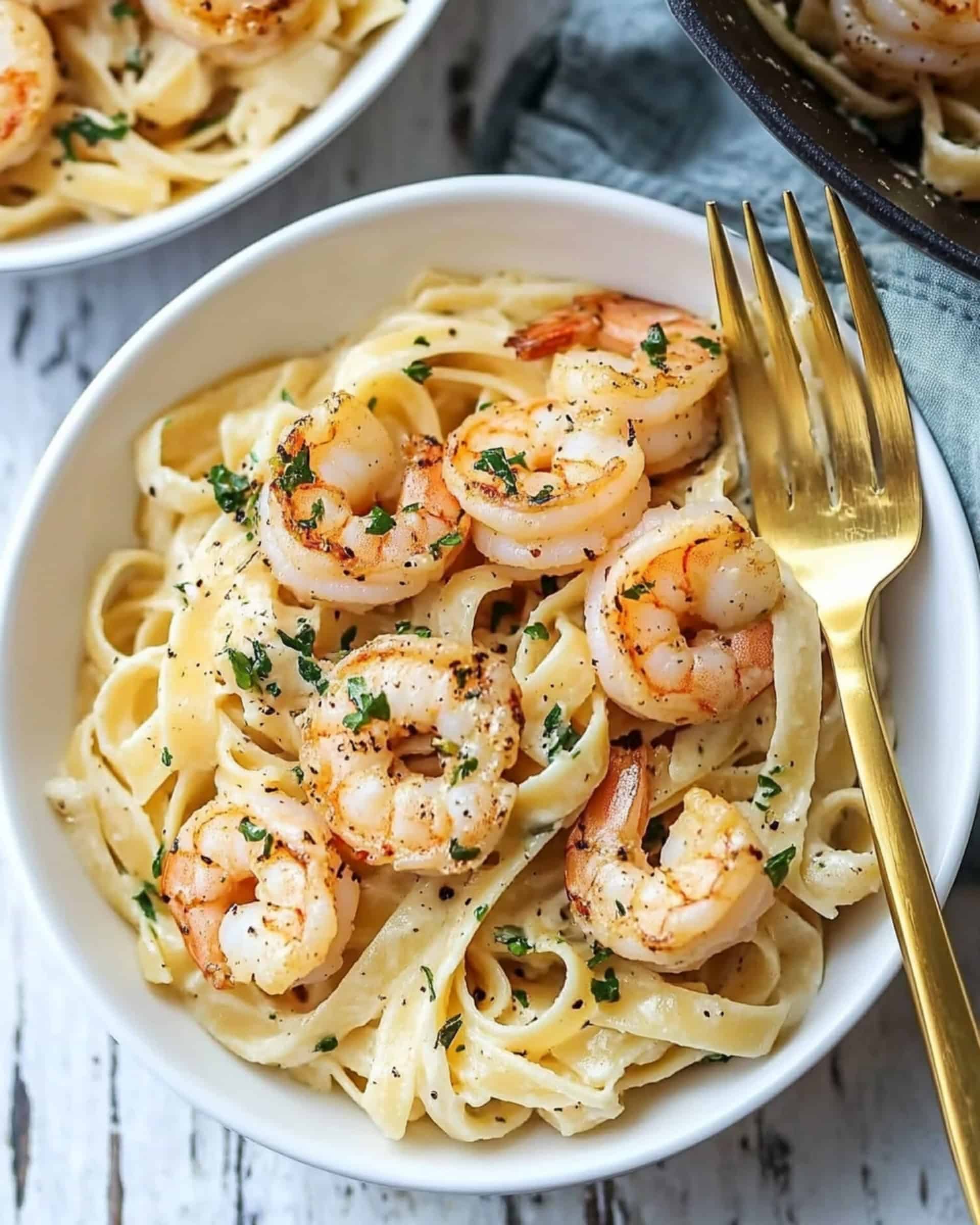 Spicy Garlic Shrimp Recipe - YummyHere