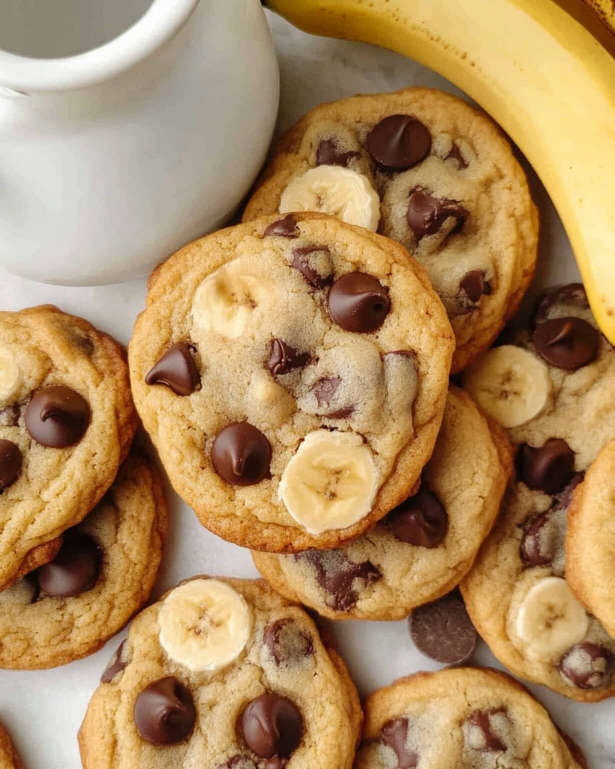 Banana Chocolate Chip Cookie Recipe - YummyHere