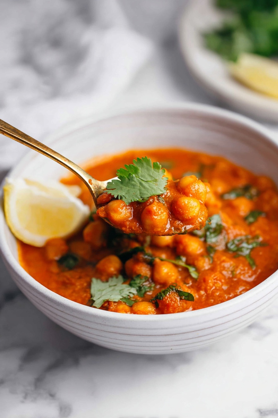 Creamy Coconut Chickpea Curry: Delicious One-Pot Vegan Comfort